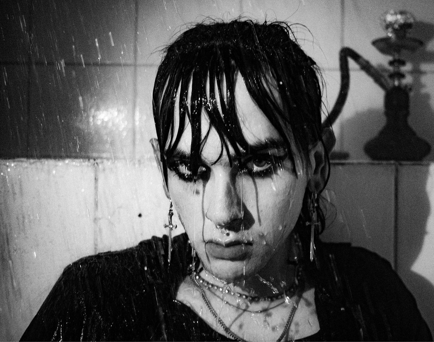 How to Do Goth Makeup for Men – Goth Persona